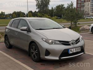 Grey Toyota Auris 2013 in Riga, with an engine capacity of 1.40 L and mileage of 354 thousand km for 3900 €, photo  on AUTOMOTO.COM.LV