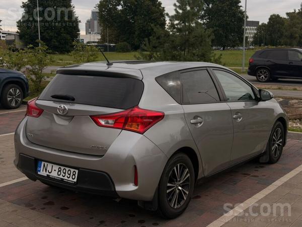 Grey Toyota Auris 2013 in Riga, with an engine capacity of 1.40 L and mileage of 354 thousand km for 3900 €, photo 6 on AUTOMOTO.COM.LV