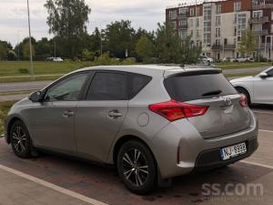 Grey Toyota Auris 2013 in Riga, with an engine capacity of 1.40 L and mileage of 354 thousand km for 3900 €, photo 9 on AUTOMOTO.COM.LV