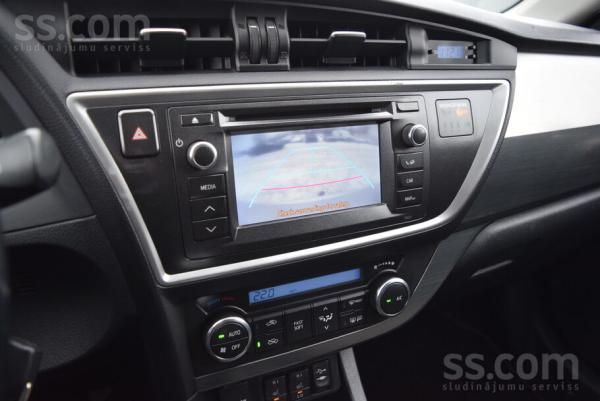 Pelēks Toyota Auris 2013 Rīga, ar dzinēja tilpumu 1.40 L un nobraukumu 308 tūkst. km par 4400 €, foto 7 vietnē AUTOMOTO.COM.LV