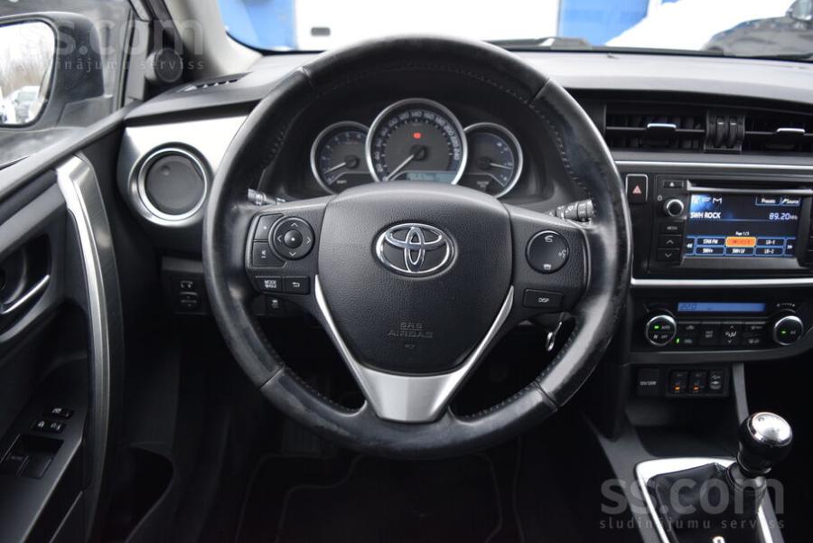 Pelēks Toyota Auris 2013 Rīga, ar dzinēja tilpumu 1.40 L un nobraukumu 308 tūkst. km par 4400 €, foto 11 vietnē AUTOMOTO.COM.LV