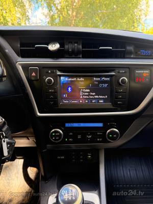 Pelēks Toyota Auris 2013 Tartu, ar dzinēja tilpumu 1.60 L un nobraukumu 0 tūkst. km par 3800 €, foto 11 vietnē AUTOMOTO.COM.LV