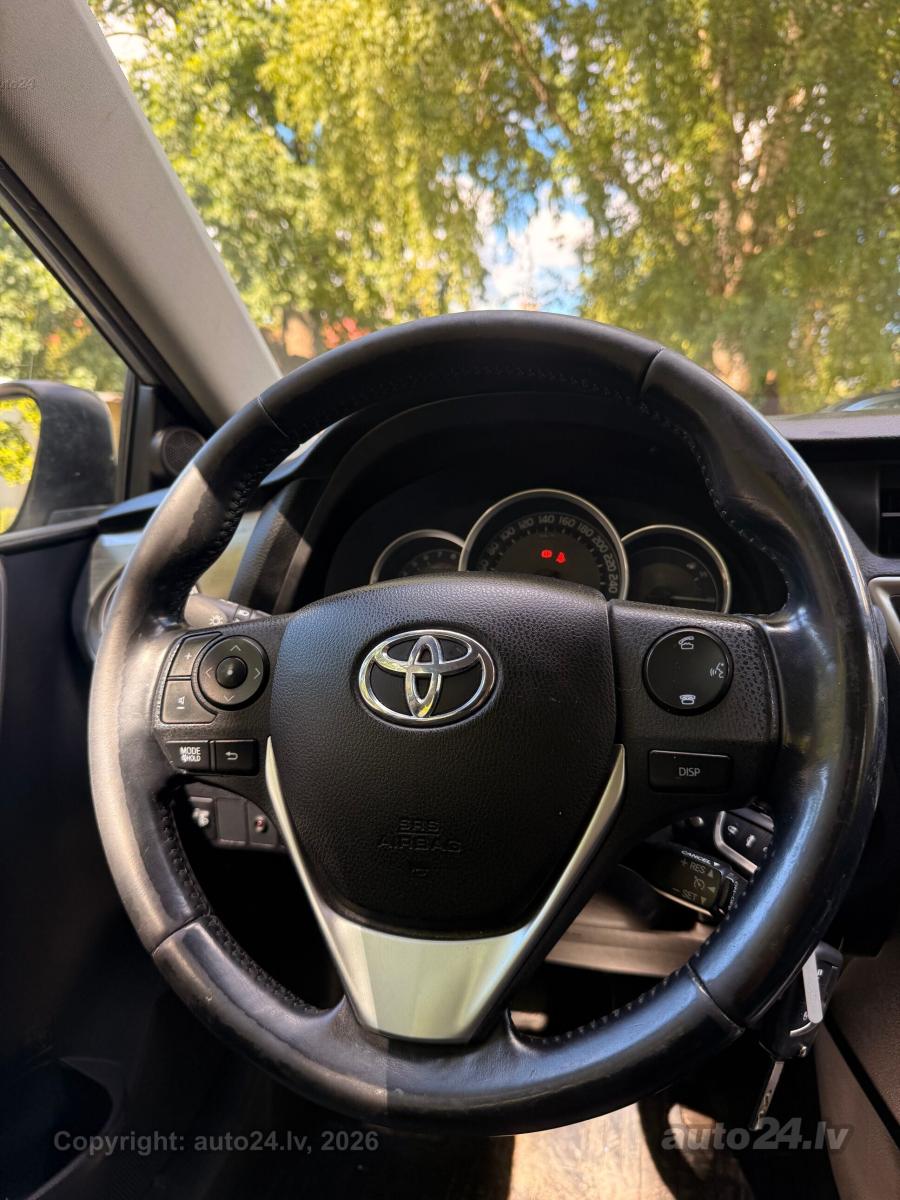 Pelēks Toyota Auris 2013 Tartu, ar dzinēja tilpumu 1.60 L un nobraukumu 0 tūkst. km par 3800 €, foto 12 vietnē AUTOMOTO.COM.LV