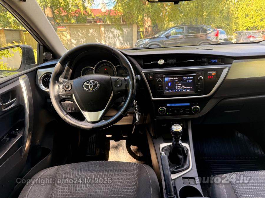 Pelēks Toyota Auris 2013 Tartu, ar dzinēja tilpumu 1.60 L un nobraukumu 0 tūkst. km par 3800 €, foto 13 vietnē AUTOMOTO.COM.LV