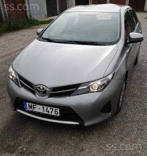 Grey Toyota Auris 2013 in Riga, with an engine capacity of 1.40 L and mileage of 146 thousand km for 4000 €, photo  on AUTOMOTO.COM.LV