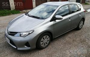 Grey Toyota Auris 2013 in Riga, with an engine capacity of 1.40 L and mileage of 146 thousand km for 4000 €, photo 3 on AUTOMOTO.COM.LV