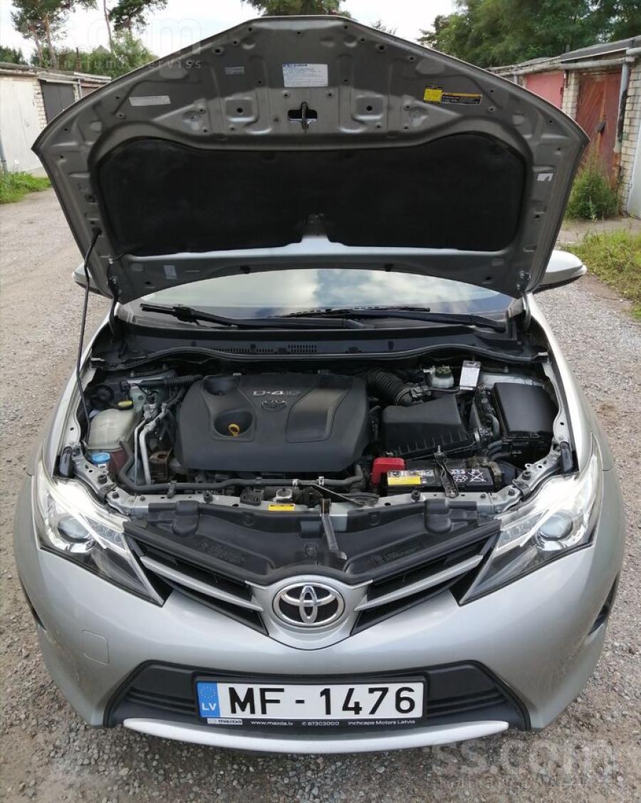 Grey Toyota Auris 2013 in Riga, with an engine capacity of 1.40 L and mileage of 146 thousand km for 4000 €, photo 4 on AUTOMOTO.COM.LV