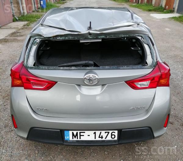 Pelēks Toyota Auris 2013 Rīga, ar dzinēja tilpumu 1.40 L un nobraukumu 146 tūkst. km par 4000 €, foto 7 vietnē AUTOMOTO.COM.LV