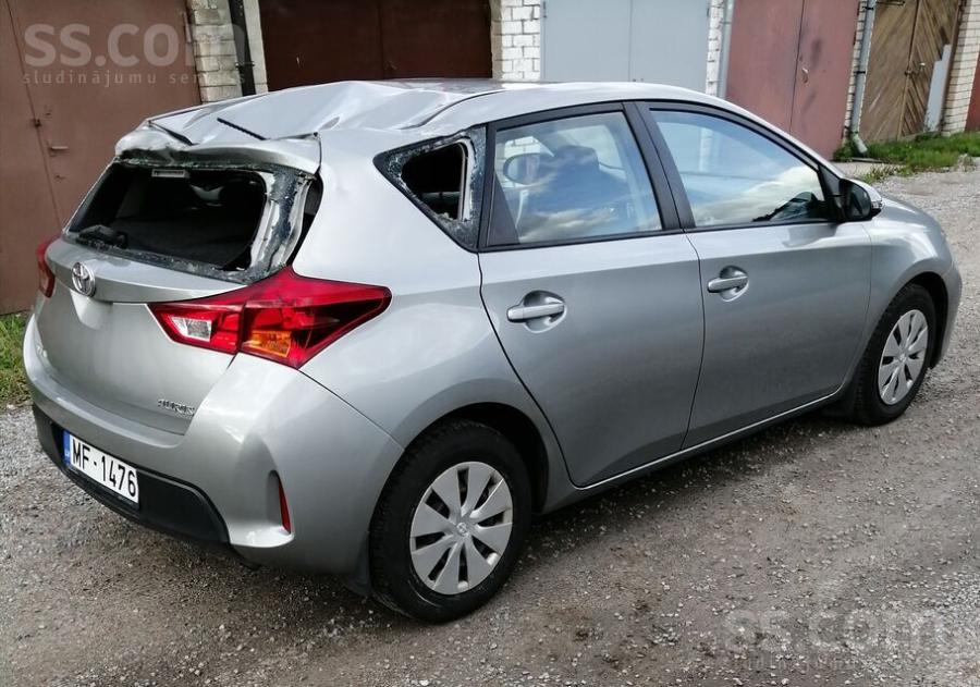Grey Toyota Auris 2013 in Riga, with an engine capacity of 1.40 L and mileage of 146 thousand km for 4000 €, photo 8 on AUTOMOTO.COM.LV