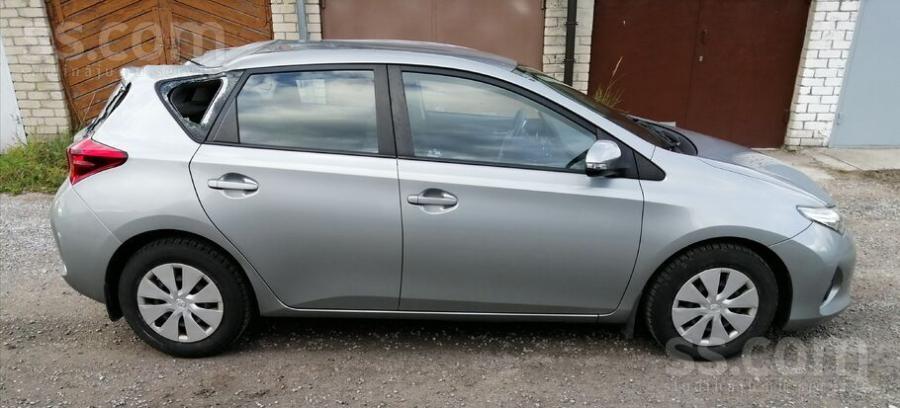 Grey Toyota Auris 2013 in Riga, with an engine capacity of 1.40 L and mileage of 146 thousand km for 4000 €, photo 9 on AUTOMOTO.COM.LV