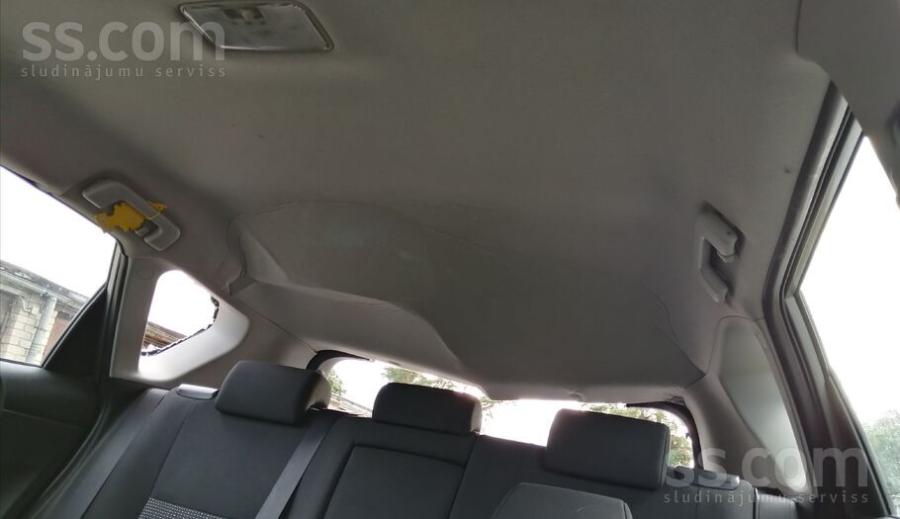 Grey Toyota Auris 2013 in Riga, with an engine capacity of 1.40 L and mileage of 146 thousand km for 4000 €, photo 12 on AUTOMOTO.COM.LV