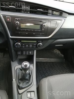 Grey Toyota Auris 2013 in Riga, with an engine capacity of 1.40 L and mileage of 146 thousand km for 4000 €, photo 14 on AUTOMOTO.COM.LV