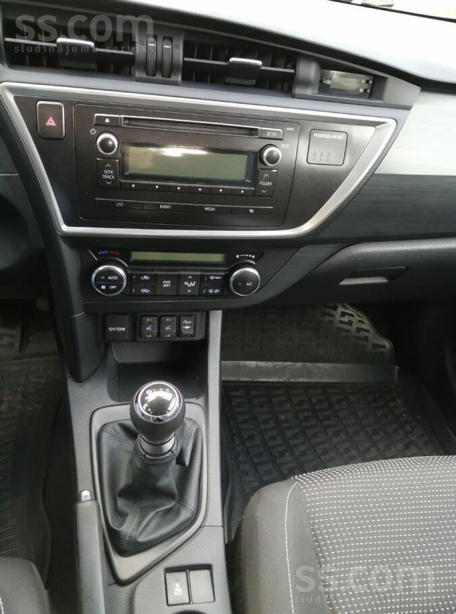 Grey Toyota Auris 2013 in Riga, with an engine capacity of 1.40 L and mileage of 146 thousand km for 4000 €, photo 14 on AUTOMOTO.COM.LV