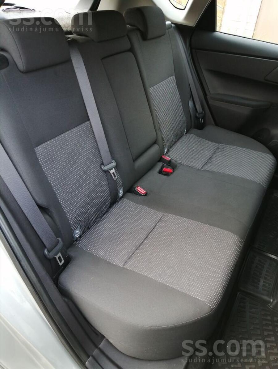 Grey Toyota Auris 2013 in Riga, with an engine capacity of 1.40 L and mileage of 146 thousand km for 4000 €, photo 15 on AUTOMOTO.COM.LV