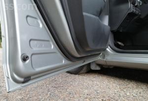 Grey Toyota Auris 2013 in Riga, with an engine capacity of 1.40 L and mileage of 146 thousand km for 4000 €, photo 16 on AUTOMOTO.COM.LV