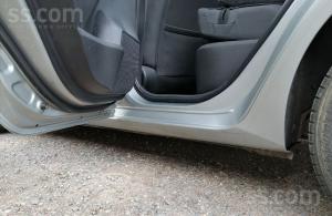 Grey Toyota Auris 2013 in Riga, with an engine capacity of 1.40 L and mileage of 146 thousand km for 4000 €, photo 17 on AUTOMOTO.COM.LV
