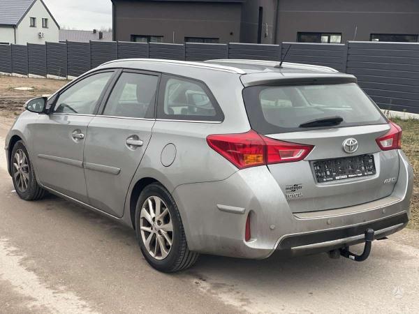 Pelēks Toyota Auris 2014 Kauņa, ar dzinēja tilpumu 1.36 L un nobraukumu 235 tūkst. km par 4000 €, foto 6 vietnē AUTOMOTO.COM.LV