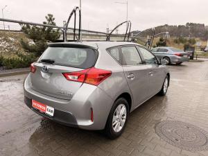 Grey Toyota Auris 2014 in Vilnius, with an engine capacity of 1.80 L and mileage of 106 thousand km for 11500 €, photo 3 on AUTOMOTO.COM.LV