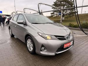 Grey Toyota Auris 2014 in Vilnius, with an engine capacity of 1.80 L and mileage of 106 thousand km for 11500 €, photo 5 on AUTOMOTO.COM.LV