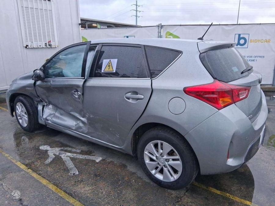 Grey Toyota Auris 2014 in Anyksciai, with an engine capacity of 0.00 L and mileage of 190 thousand km for 4699 €, photo 5 on AUTOMOTO.COM.LV