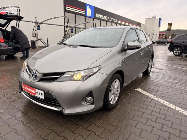 Grey Toyota Auris 2014 in Vilnius, with an engine capacity of 1.80 L and mileage of 106 thousand km for 11500 €, photo 1 on AUTOMOTO.COM.LV