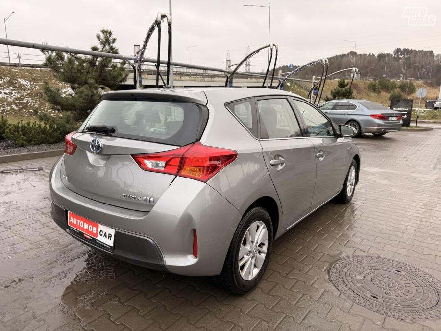Grey Toyota Auris 2014 in Vilnius, with an engine capacity of 1.80 L and mileage of 106 thousand km for 11500 €, photo 5 on AUTOMOTO.COM.LV