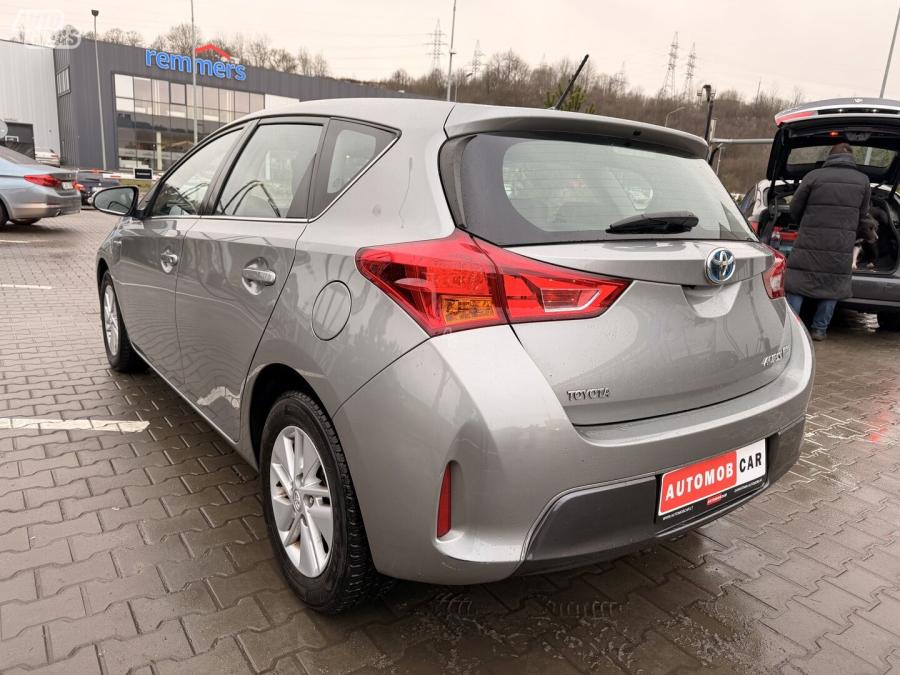 Grey Toyota Auris 2014 in Vilnius, with an engine capacity of 1.80 L and mileage of 106 thousand km for 11500 €, photo 7 on AUTOMOTO.COM.LV