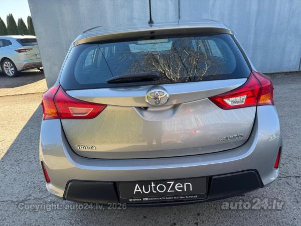 Grey Toyota Auris 2014 in Tallinn, with an engine capacity of 1.60 L and mileage of 107 thousand km for 7495 €, photo 4 on AUTOMOTO.COM.LV