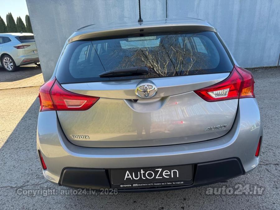 Pelēks Toyota Auris 2014 Tallina, ar dzinēja tilpumu 1.60 L un nobraukumu 107 tūkst. km par 7495 €, foto 5 vietnē AUTOMOTO.COM.LV