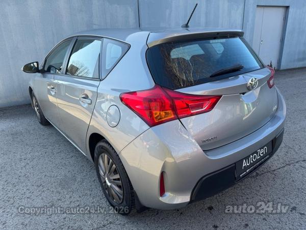 Grey Toyota Auris 2014 in Tallinn, with an engine capacity of 1.60 L and mileage of 107 thousand km for 7495 €, photo 7 on AUTOMOTO.COM.LV