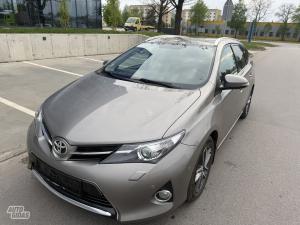 Pelēks Toyota Auris 2014 Panevēža, ar dzinēja tilpumu 2.00 L un nobraukumu 264 tūkst. km par 5555 €, foto  vietnē AUTOMOTO.COM.LV