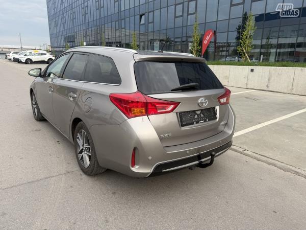 Grey Toyota Auris 2014 in Panevezys, with an engine capacity of 2.00 L and mileage of 264 thousand km for 5555 €, photo 9 on AUTOMOTO.COM.LV
