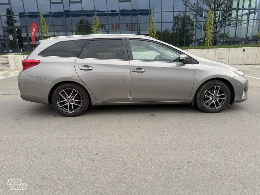 Pelēks Toyota Auris 2014 Panevēža, ar dzinēja tilpumu 2.00 L un nobraukumu 264 tūkst. km par 5555 €, foto 12 vietnē AUTOMOTO.COM.LV