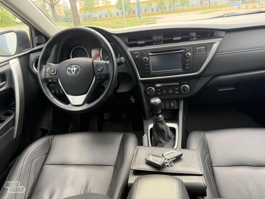 Pelēks Toyota Auris 2014 Panevēža, ar dzinēja tilpumu 2.00 L un nobraukumu 264 tūkst. km par 5555 €, foto 13 vietnē AUTOMOTO.COM.LV
