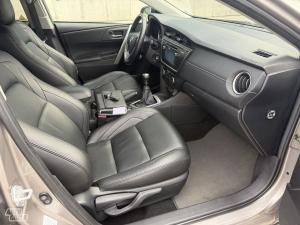 Pelēks Toyota Auris 2014 Panevēža, ar dzinēja tilpumu 2.00 L un nobraukumu 264 tūkst. km par 5555 €, foto 15 vietnē AUTOMOTO.COM.LV