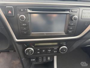 Pelēks Toyota Auris 2014 Panevēža, ar dzinēja tilpumu 2.00 L un nobraukumu 264 tūkst. km par 5555 €, foto 16 vietnē AUTOMOTO.COM.LV