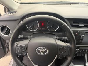 Pelēks Toyota Auris 2014 Panevēža, ar dzinēja tilpumu 2.00 L un nobraukumu 264 tūkst. km par 5555 €, foto 18 vietnē AUTOMOTO.COM.LV