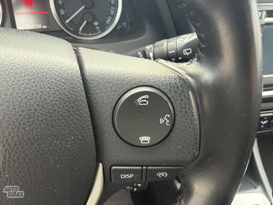 Pelēks Toyota Auris 2014 Panevēža, ar dzinēja tilpumu 2.00 L un nobraukumu 264 tūkst. km par 5555 €, foto 20 vietnē AUTOMOTO.COM.LV