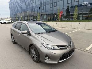 Pelēks Toyota Auris 2014 Panevēža, ar dzinēja tilpumu 2.00 L un nobraukumu 264 tūkst. km par 5555 €, foto 4 vietnē AUTOMOTO.COM.LV