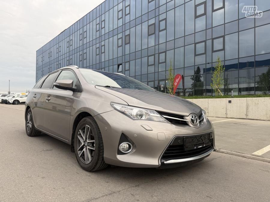 Pelēks Toyota Auris 2014 Panevēža, ar dzinēja tilpumu 2.00 L un nobraukumu 264 tūkst. km par 5555 €, foto 7 vietnē AUTOMOTO.COM.LV
