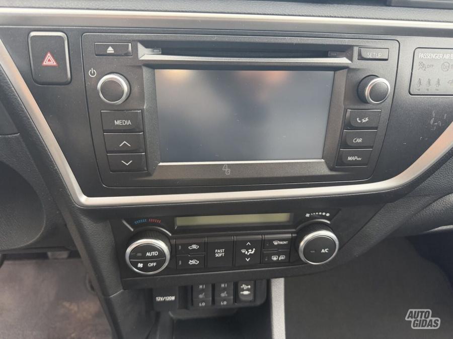 Pelēks Toyota Auris 2014 Panevēža, ar dzinēja tilpumu 2.00 L un nobraukumu 264 tūkst. km par 5555 €, foto 16 vietnē AUTOMOTO.COM.LV