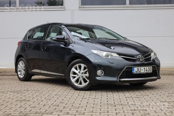 Pelēks Toyota Auris 2014 Rīga, ar dzinēja tilpumu 1.60 L un nobraukumu 0 tūkst. km par 6495 €, foto 4 vietnē AUTOMOTO.COM.LV
