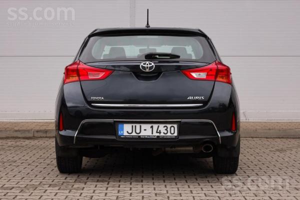 Pelēks Toyota Auris 2014 Rīga, ar dzinēja tilpumu 1.60 L un nobraukumu 0 tūkst. km par 6495 €, foto 6 vietnē AUTOMOTO.COM.LV