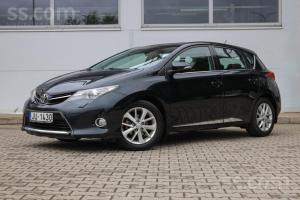 Grey Toyota Auris 2014 in Riga, with an engine capacity of 1.60 L and mileage of 0 thousand km for 6495 €, photo  on AUTOMOTO.COM.LV