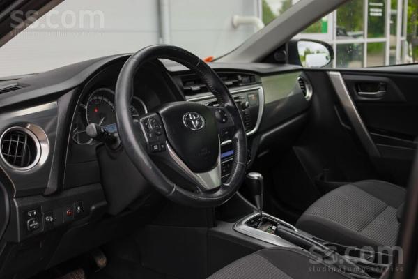 Grey Toyota Auris 2014 in Riga, with an engine capacity of 1.60 L and mileage of 0 thousand km for 6495 €, photo 8 on AUTOMOTO.COM.LV