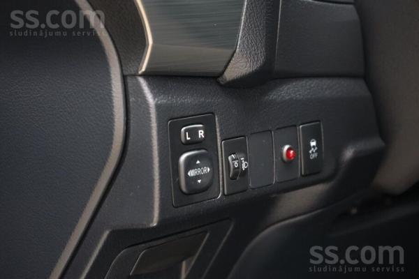 Grey Toyota Auris 2014 in Riga, with an engine capacity of 1.60 L and mileage of 0 thousand km for 6495 €, photo 9 on AUTOMOTO.COM.LV