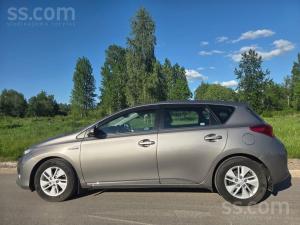 Grey Toyota Auris 2014 in Riga, with an engine capacity of 1.80 L and mileage of 173 thousand km for 8800 €, photo 4 on AUTOMOTO.COM.LV