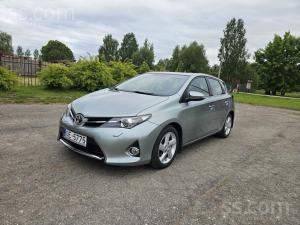 Grey Toyota Auris 2014 in Bauska, with an engine capacity of 1.60 L and mileage of 190 thousand km for 6950 €, photo  on AUTOMOTO.COM.LV