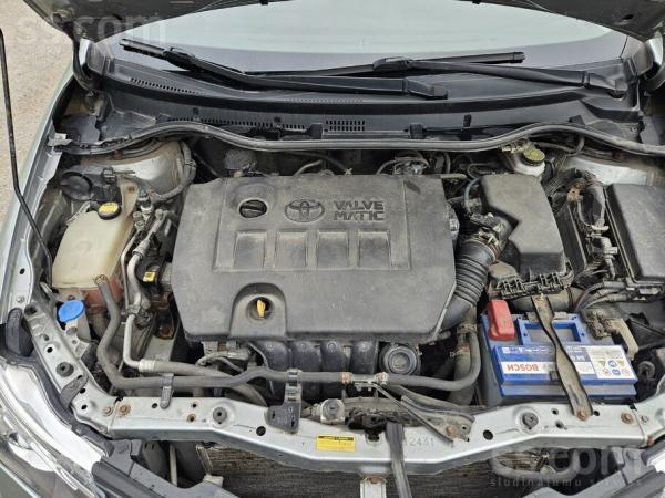 Grey Toyota Auris 2014 in Bauska, with an engine capacity of 1.60 L and mileage of 190 thousand km for 6950 €, photo 7 on AUTOMOTO.COM.LV