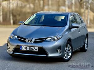 Grey Toyota Auris 2014 in Riga, with an engine capacity of 1.40 L and mileage of 0 thousand km for 5250 €, photo  on AUTOMOTO.COM.LV